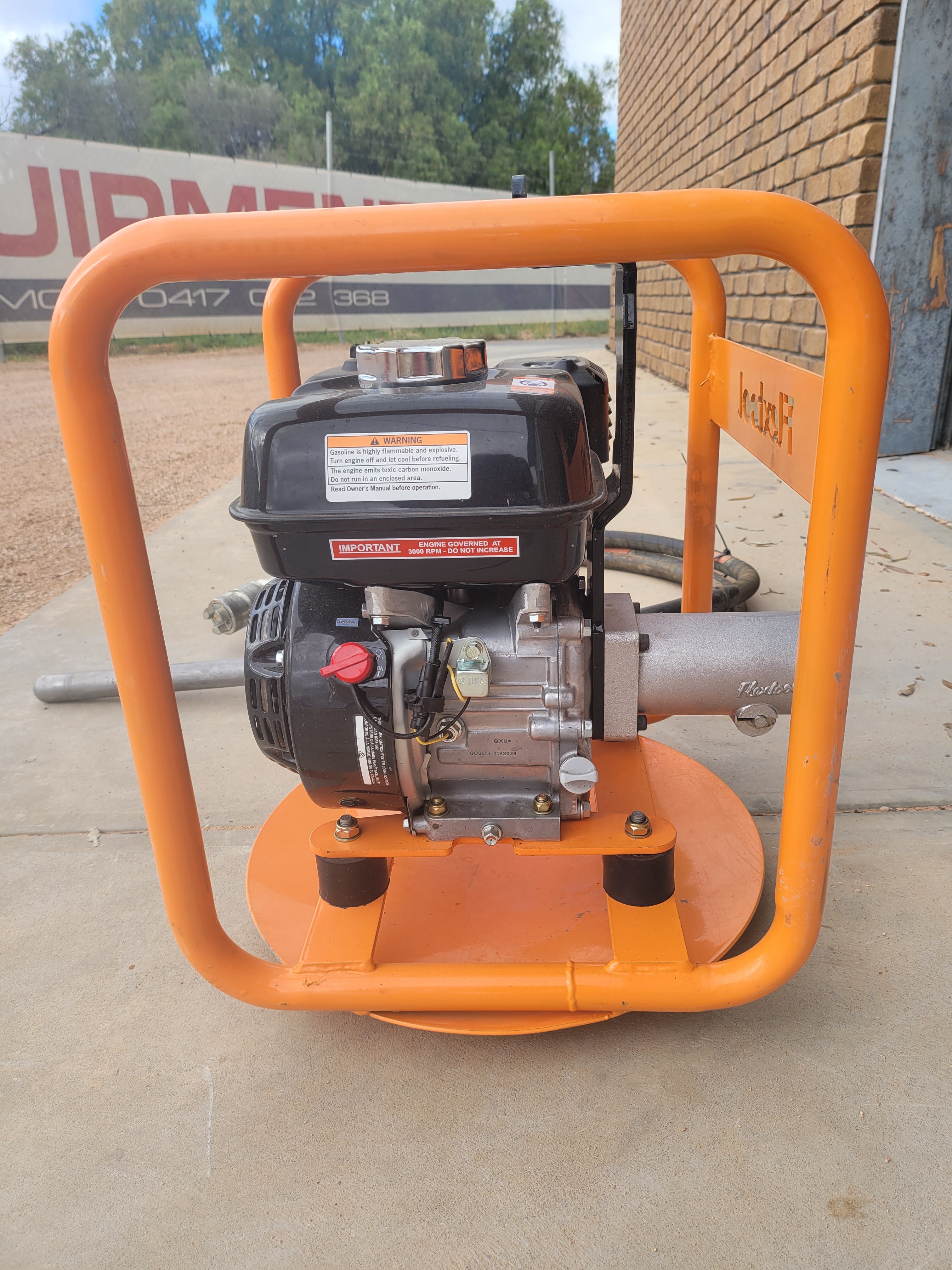 Flextool Pump with Flexshaft immersion Vibrator For Hire – Growers Services Hire