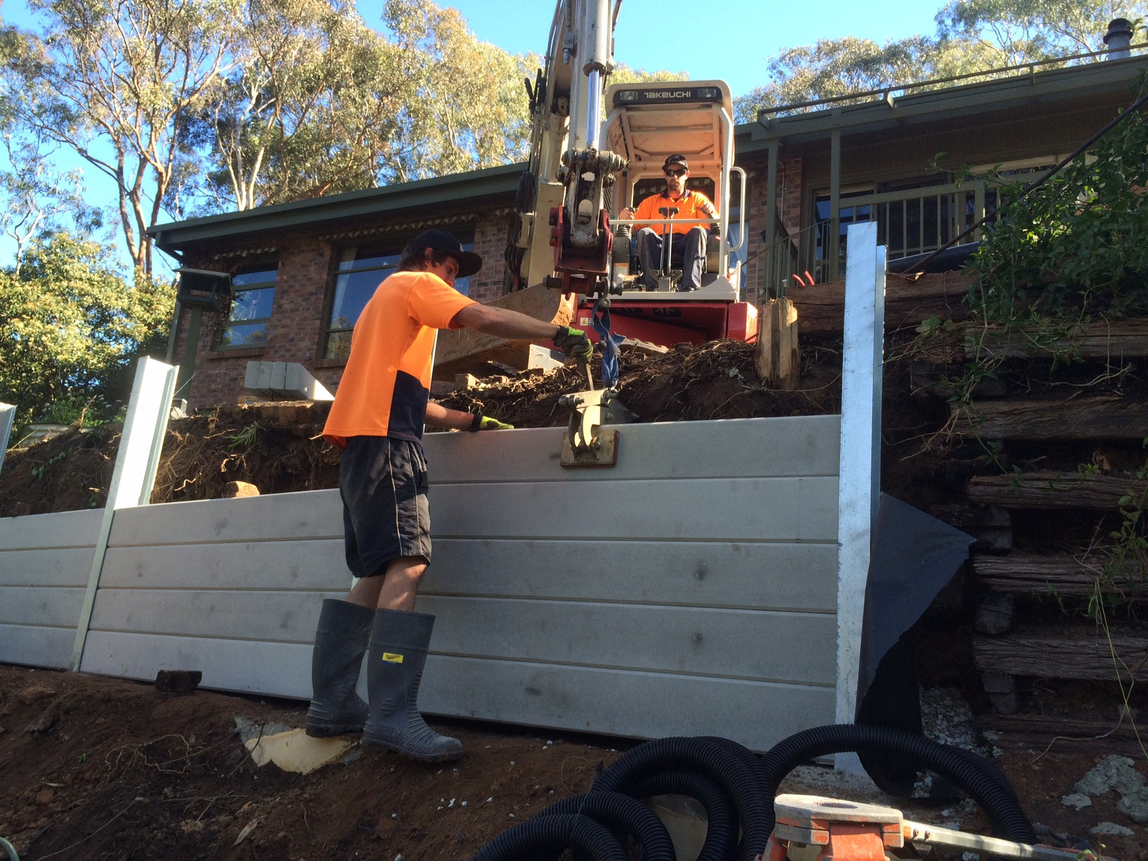 Sleeper Grabber attachment to suit excavator For Hire – Growers ...